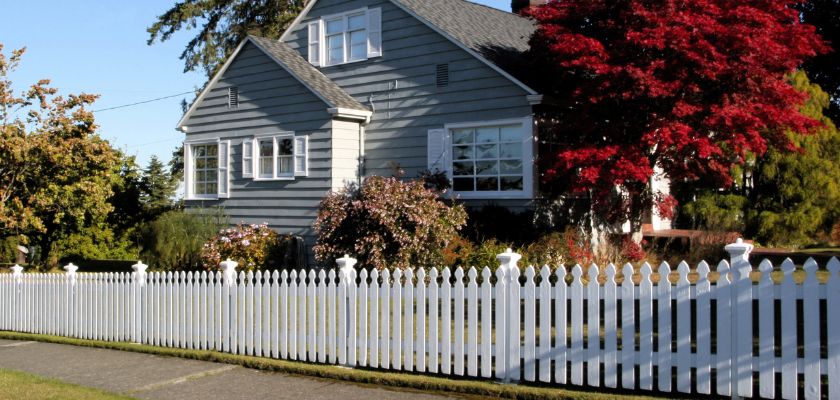 Outdoor Space Fencing Ideas - Acclaim Restorations, Inc.